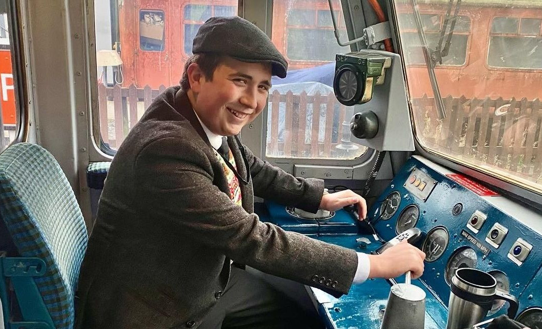 Youngest train driver in the UK achieves lifelong dream | News Minimalist