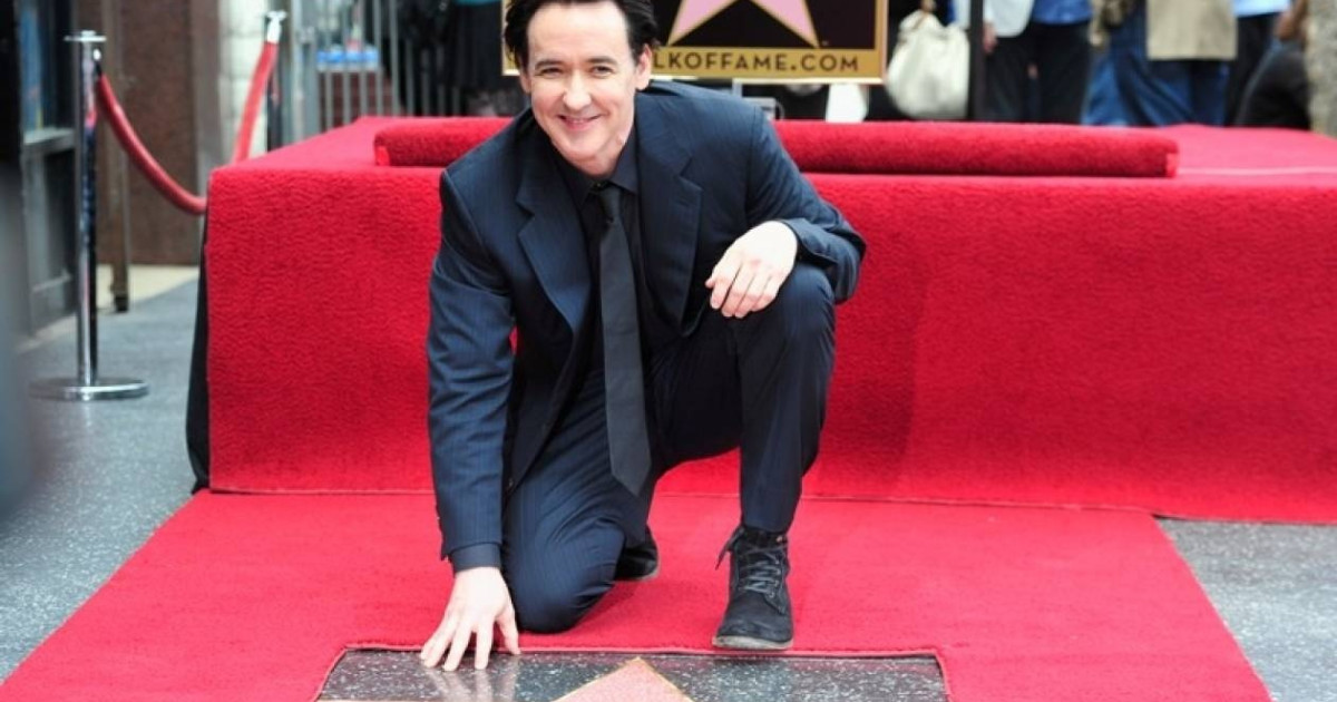 Ο John Cusack απέκτησε το αστέρι του το... 2012... - Newsbomb