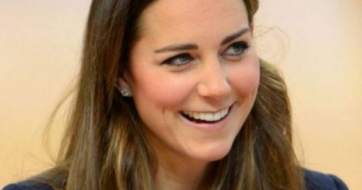 Η μπλούζα της K. Middleton σηκώθηκε και μείναμε με το στόμα ανοιχτό ...