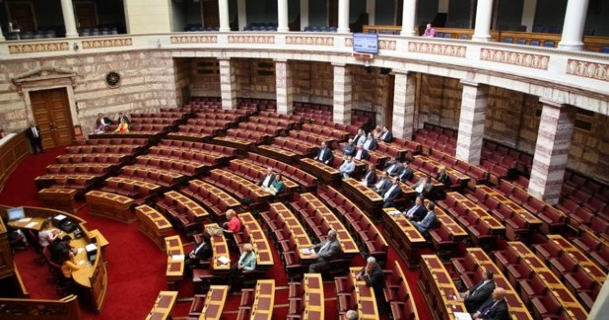 Βουλή: Τρεις κι ο... κούκος για το δημοψήφισμα (pics) - Newsbomb