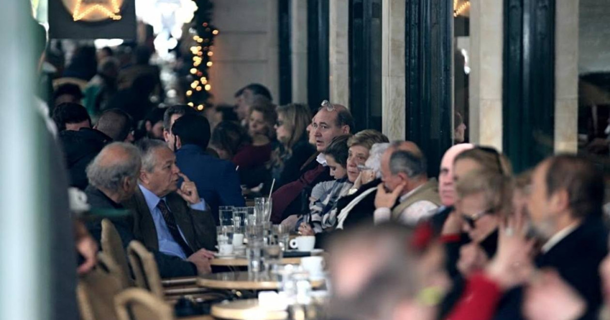 Αποκλειστικό: Πού πίνει τον καφέ του ο Νίκος Φίλης; - Newsbomb