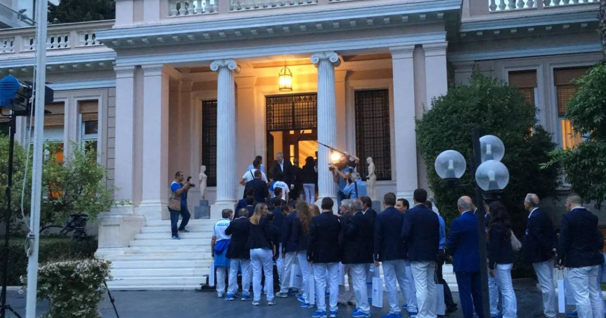 Στον Αλέξη Τσίπρα οι Έλληνες Ολυμπιονίκες (photo-video) - Newsbomb