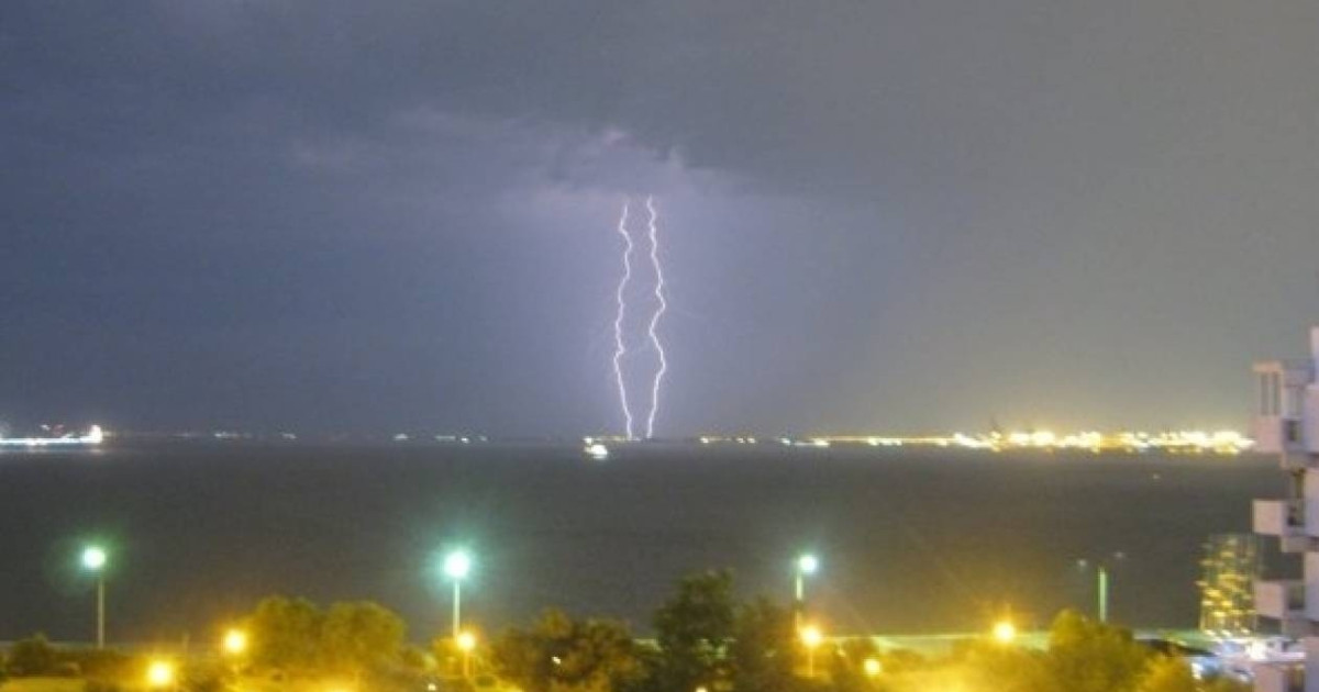 Θεσσαλονίκη: 15.000 κεραυνοί σε ένα 24ωρο! - Newsbomb