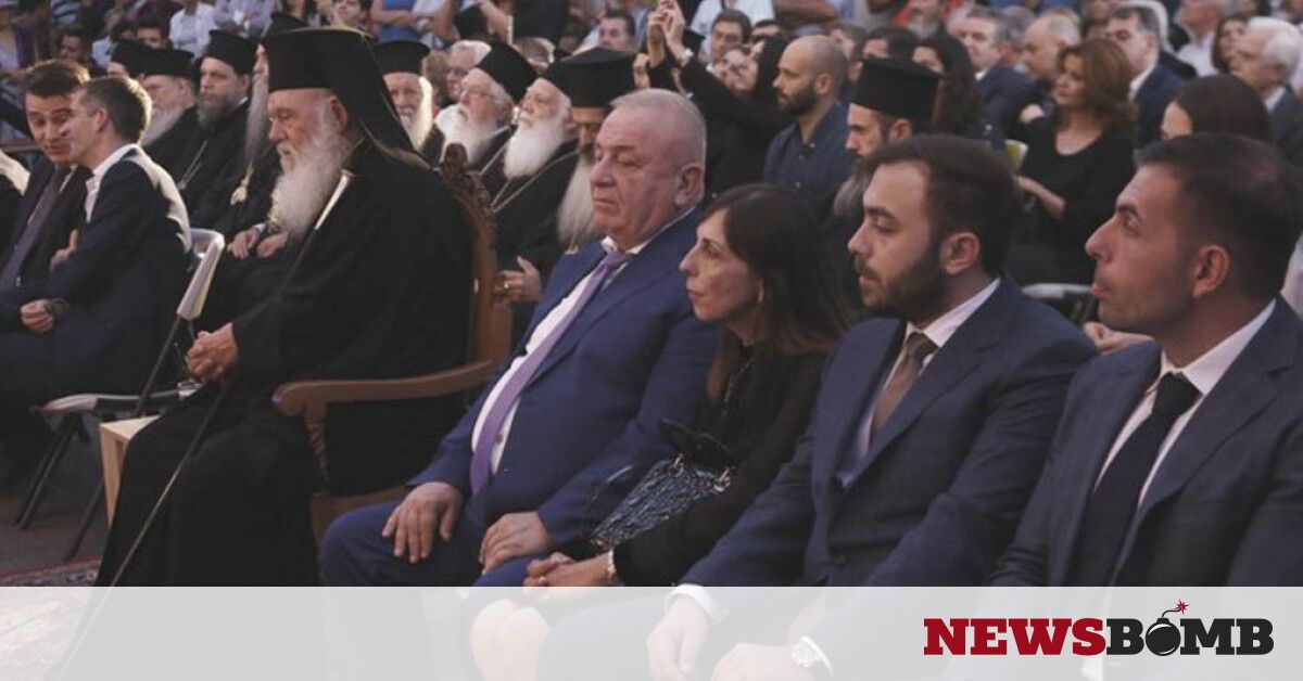 Ύψιστη τιμή για τον Παντελή Μπούμπουρα από τον Αρχιεπίσκοπο - Newsbomb
