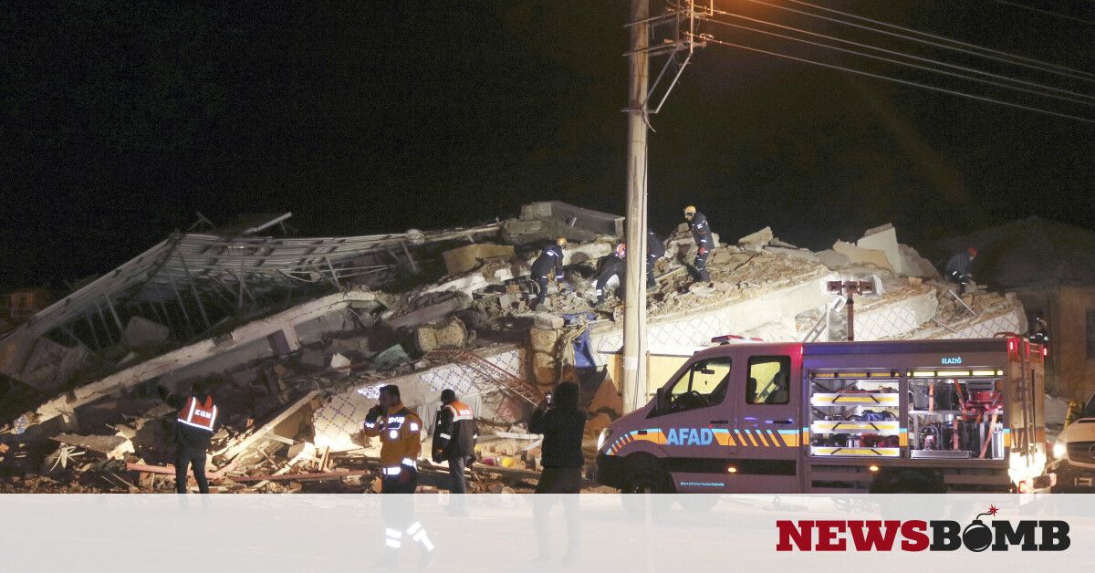 Φονικός σεισμός στην Τουρκία: Θάνατος και συντρίμμια - Αγωνία για τους ...