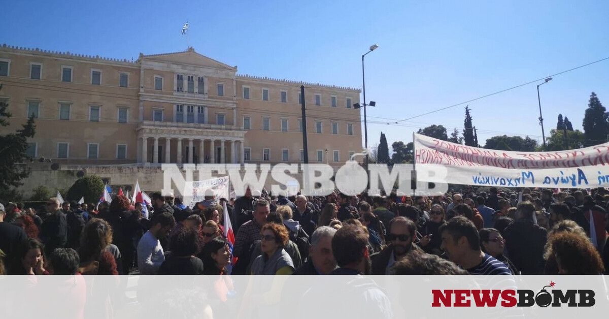 Απεργία: Στους δρόμους για το Ασφαλιστικό - Χιλιάδες πολίτες διαδήλωσαν ...