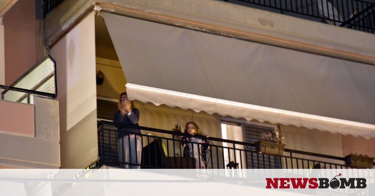 Κορονοϊός: Συγκλονιστικές στιγμές-Χιλιάδες Έλληνες στα μπαλκόνια ...