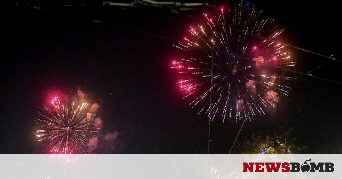 Με λαμπρότητα υποδέχθηκε ο Πειραιάς το 2021! Υπερθέαμα πυροτεχνημάτων ...