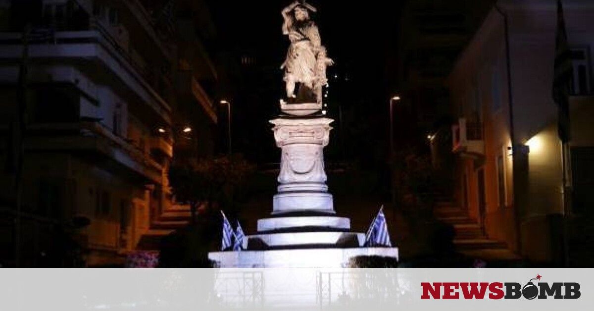 Λαμία: Φωτίστηκε ο Αθανάσιος Διάκος για τα 200 χρόνια της Ελληνικής ...