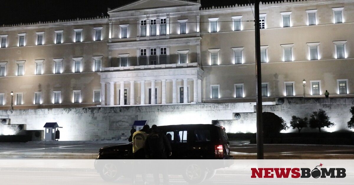 Βασιλακόπουλος στο Newsbomb.gr: Να ανοίξουν μικρά καταστήματα και ...