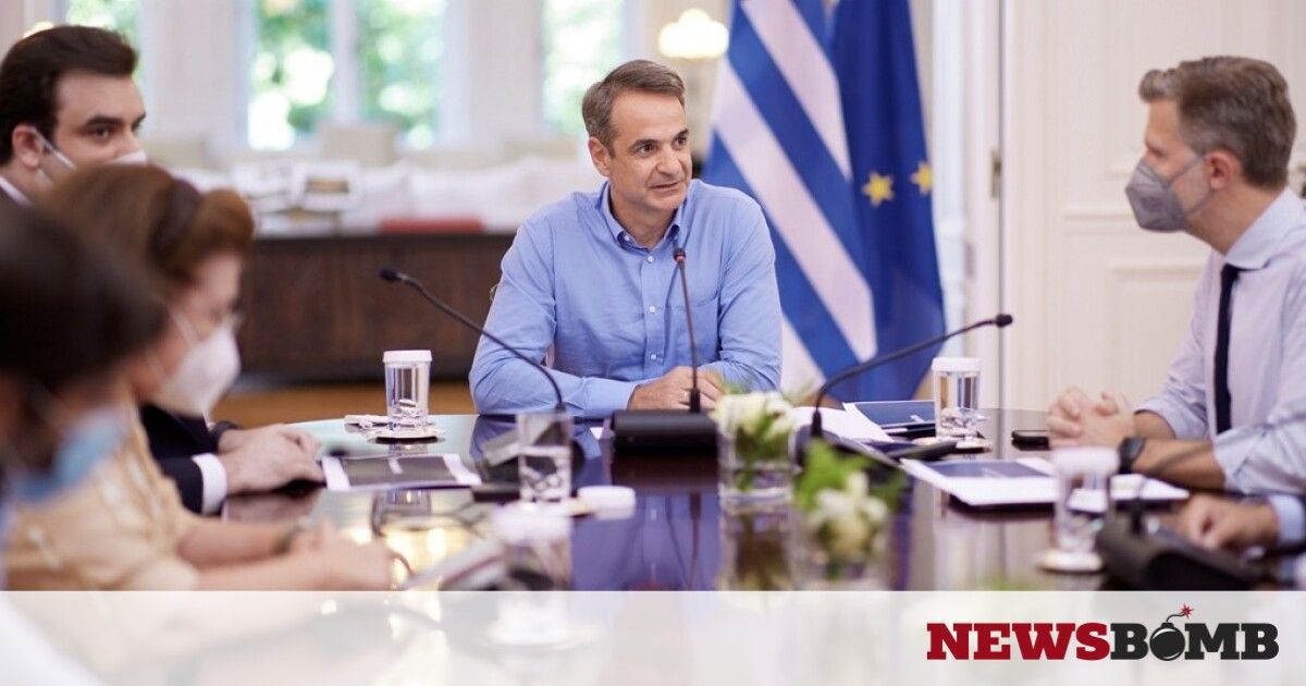 Κυβέρνηση: Νέες διευκολύνσεις στους εμβολιασμένους - Ζητούμενο η ...