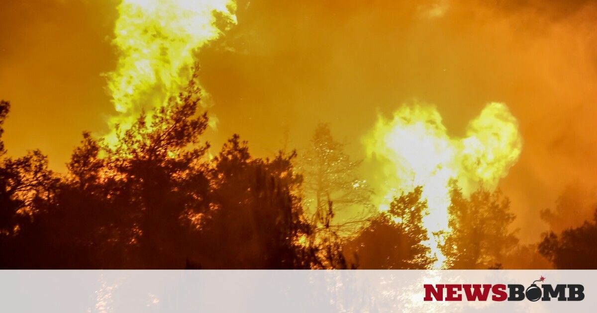 Φωτιά τώρα: Δύσκολη νύχτα στην Κορινθία- Μαίνεται ανεξέλεγκτο το μέτωπο ...