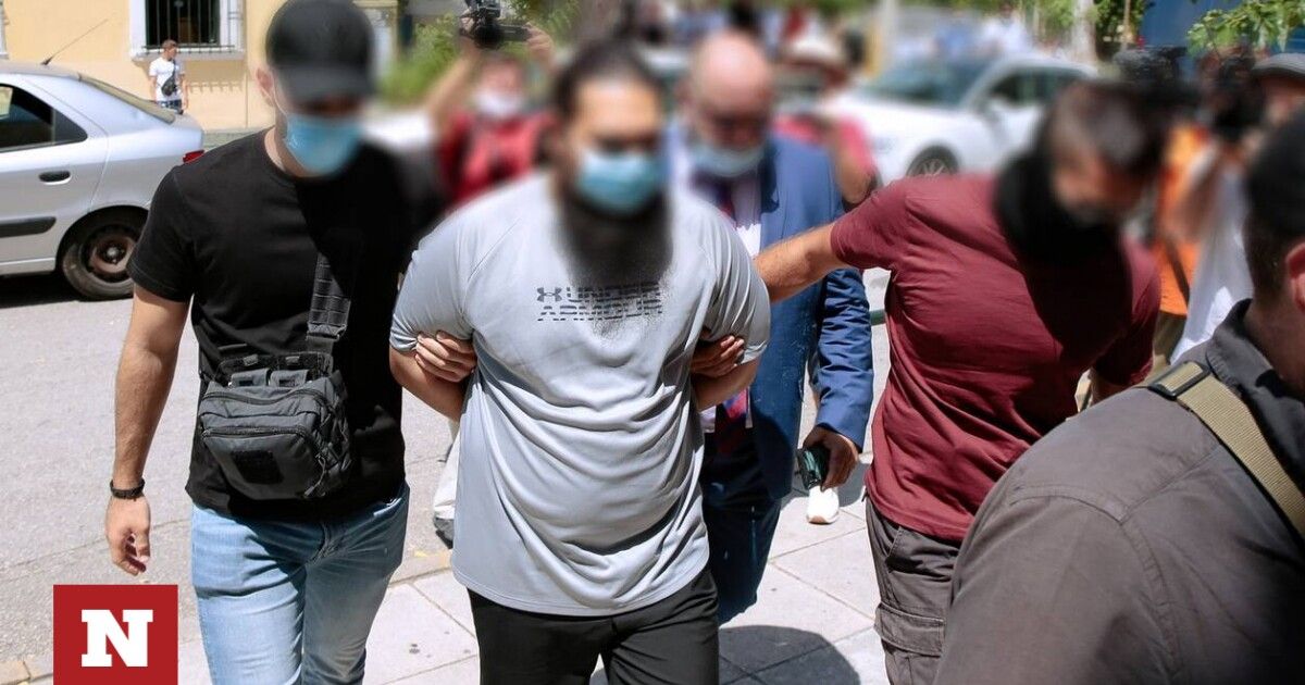 Επίθεση με βιτριόλι: Απολογείται ξανά σήμερα ο ιερέας που έριξε θειϊκό ...