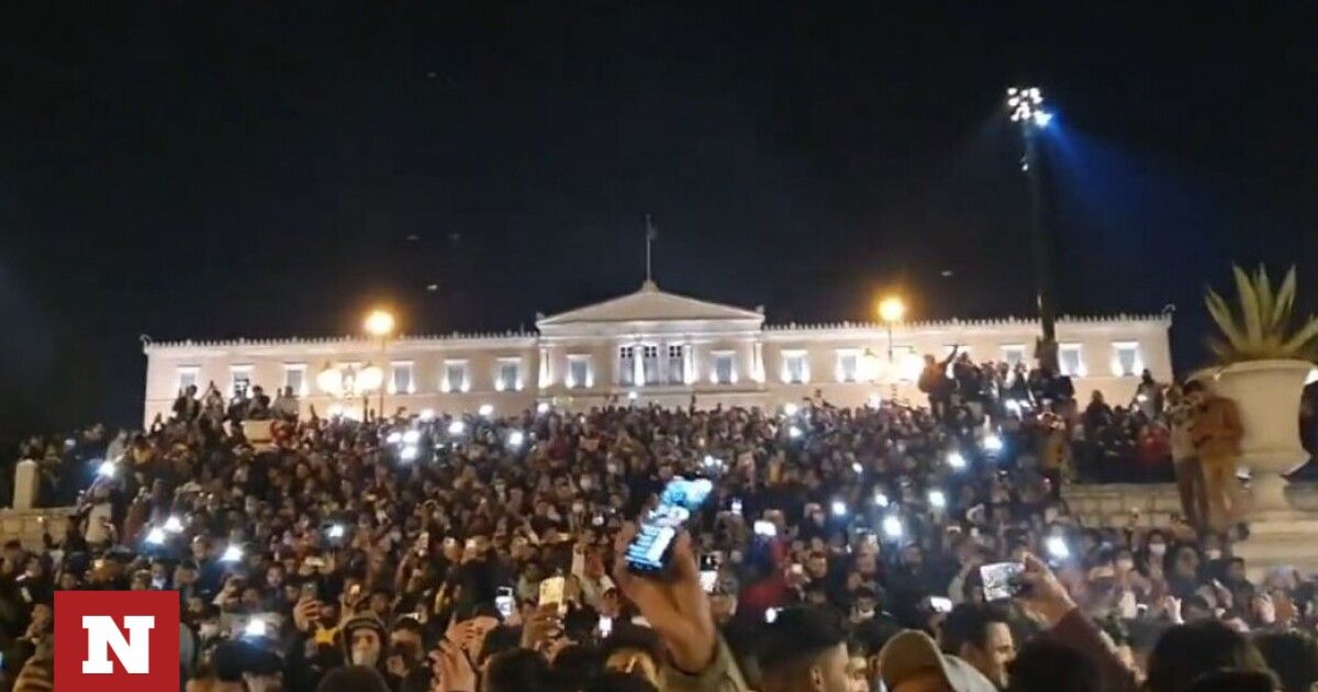 Πακιστανοί στο Σύνταγμα: «Αυθόρμητη» η κατάληψη; Σκεφτείτε τι θα γίνει ...