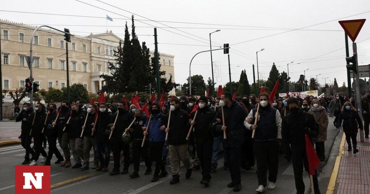 Συγκέντρωση κατά της υποχρεωτικότητας του εμβολιασμού στο Σύνταγμα ...