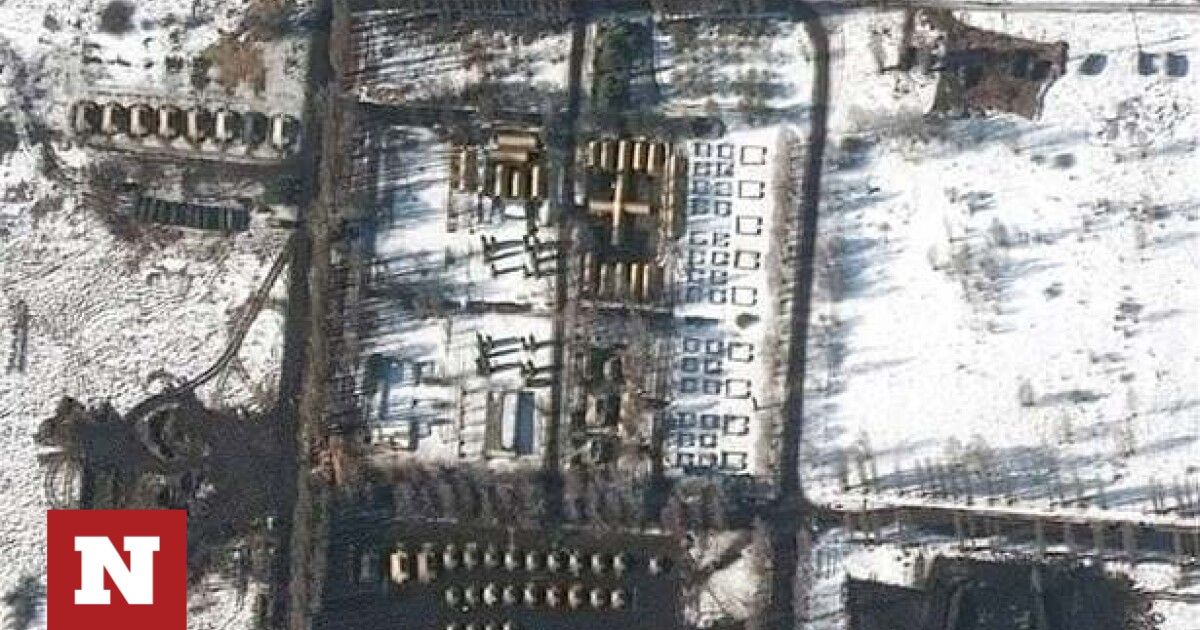 Ουκρανία: Δορυφορικές φωτογραφίες δείχνουν νέα ανάπτυξη στρατιωτικών ...