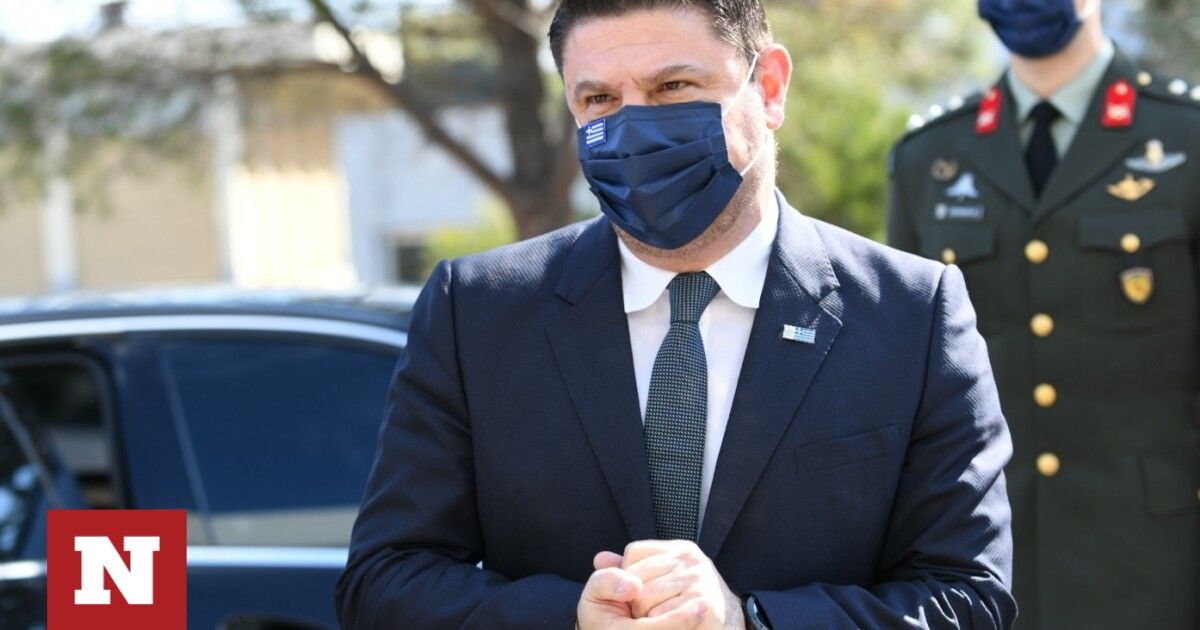 Νίκος Χαρδαλιάς: Επισκέφθηκε την αεροπορική βάση Δεκέλειας - Newsbomb