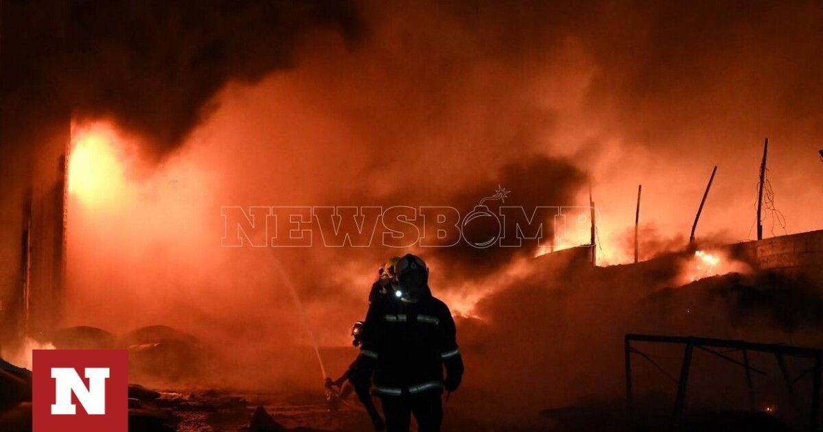 Φωτιά στον Ασπρόπυργο: Τιτάνια μάχη με τις φλόγες - Ενισχύθηκαν οι ...