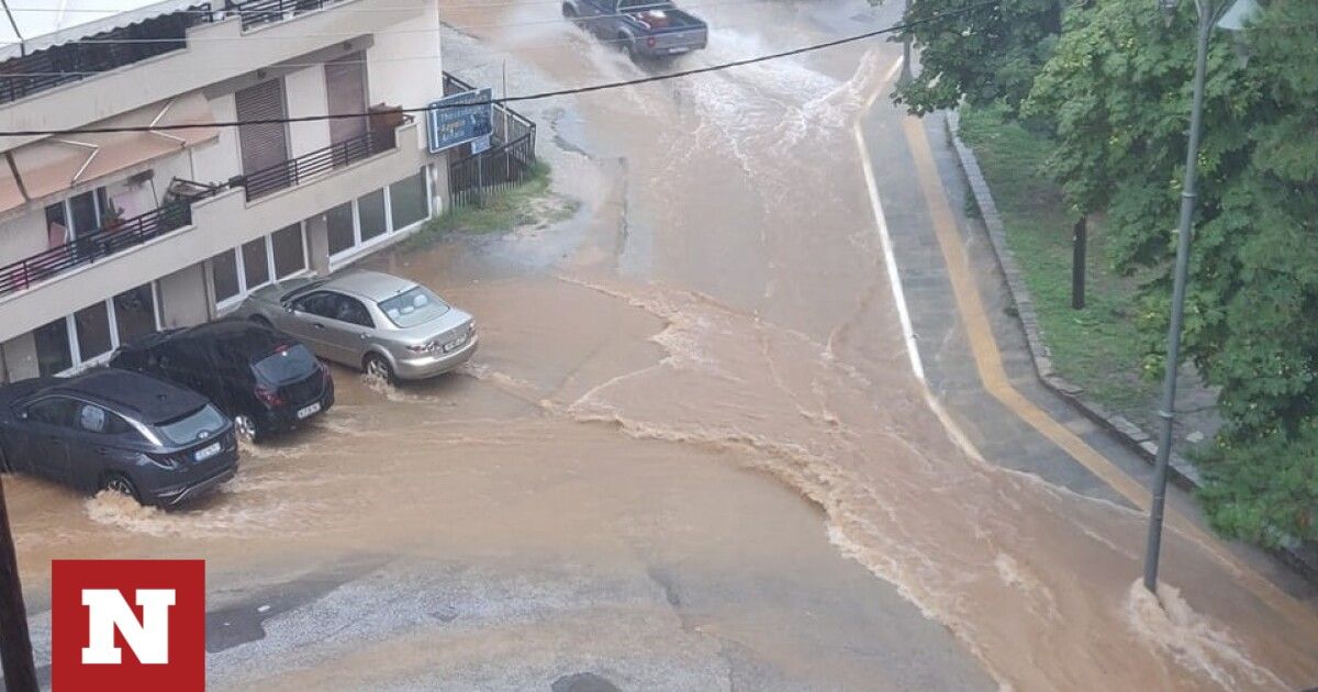 Κακοκαιρία - Απίστευτες εικόνες στην Χαλκιδική: «Ποτάμια» οι δρόμοι ...