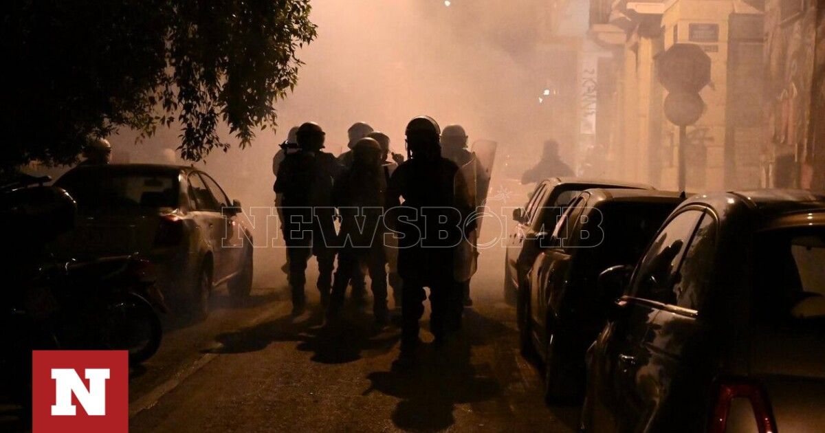 Επεισόδια τώρα στα Εξάρχεια - Newsbomb