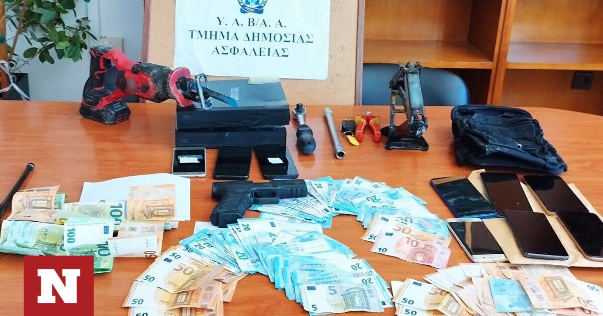 Βίντεο ντοκουμέντο: Η έφοδος πάνοπλων αστυνομικών σε σπίτι για τη ...
