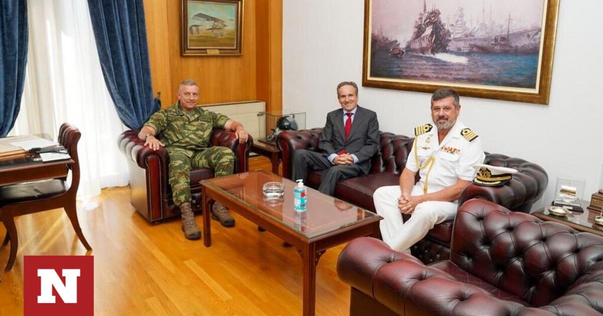 Συνάντηση του Αρχηγού ΓΕΕΘΑ με τον Πρέσβη της Ισπανίας στην Ελλάδα ...