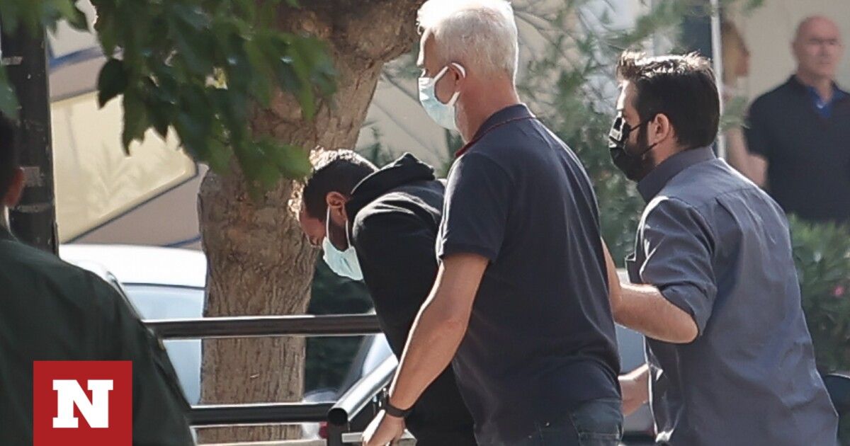 Γιαγιά 12χρονης: Την έχουν πάρει, προσπαθεί να σταθεί στα πόδια της ...