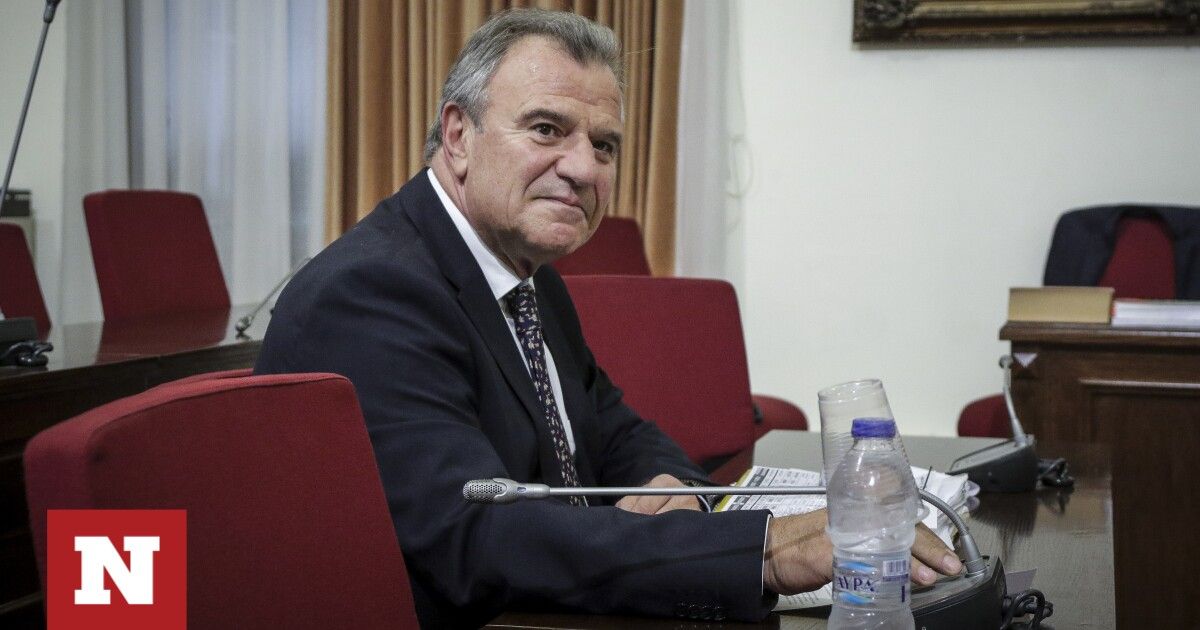 Δημήτρης Λιντζέρης: Ο πρώην βουλευτής παρουσιάζει τα ζωγραφικά του έργα ...