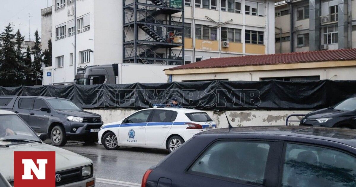 Τέμπη: Συγκλονιστικές εικόνες από το ΓΝΛ - Έβαλαν μαύρα πανιά στα ...