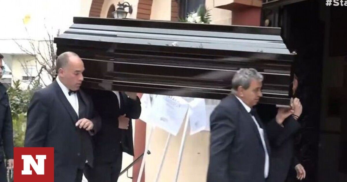 Παντελής Παντελίδης: Το τελευταίο «αντίο» στον πατέρα του στη Νέα Ιωνία ...