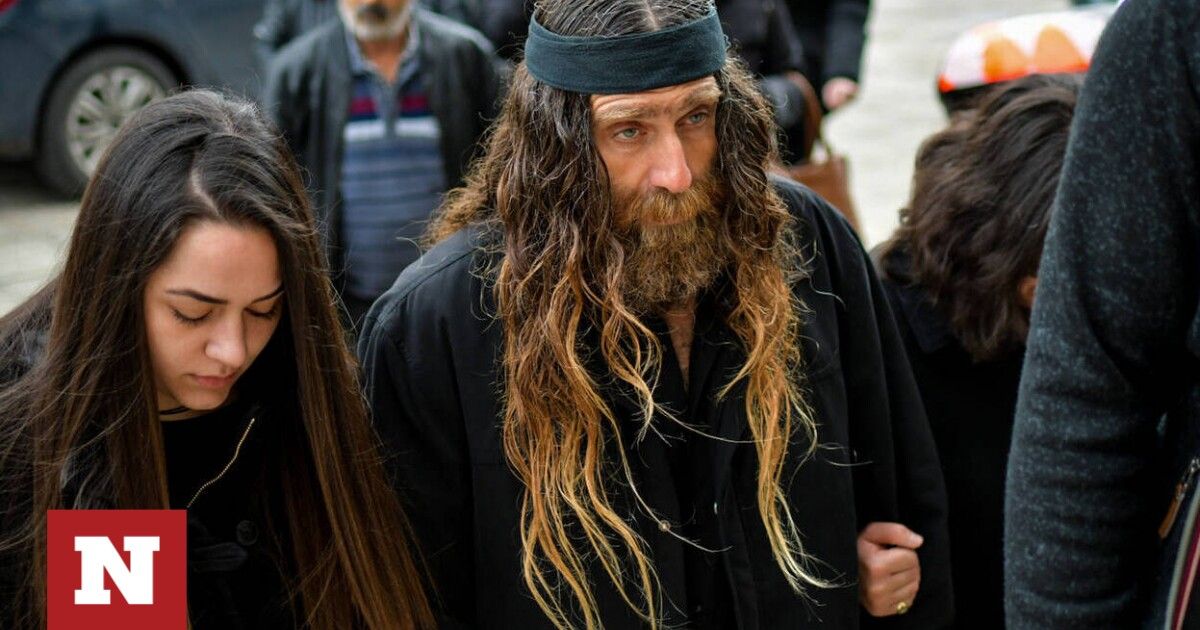 Ανδρέας Γιακουμάκης: «Δεν θα δω την παράσταση για το Βαγγέλη γιατί θα ...