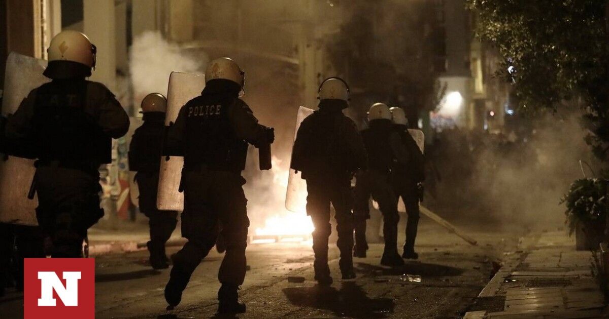 Επίθεση με μολότοφ στα γραφεία του ΠΑΣΟΚ - Newsbomb