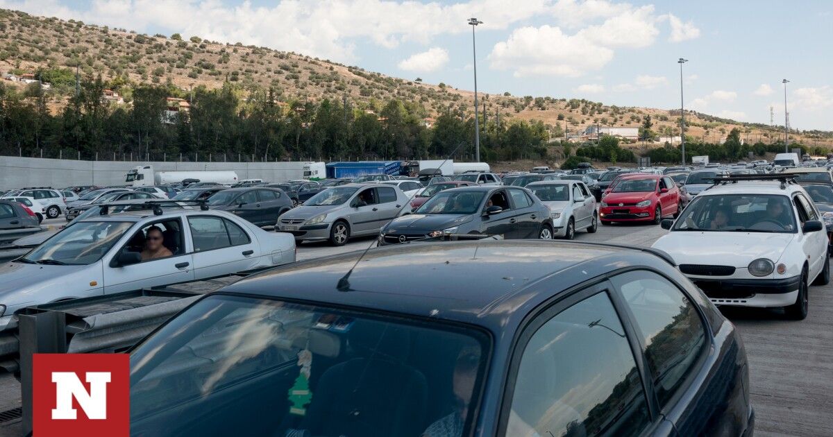 Αττική Οδός: Τεράστιο μποτιλιάρισμα από ανατροπή φορτηγό στο ρεύμα προς ...