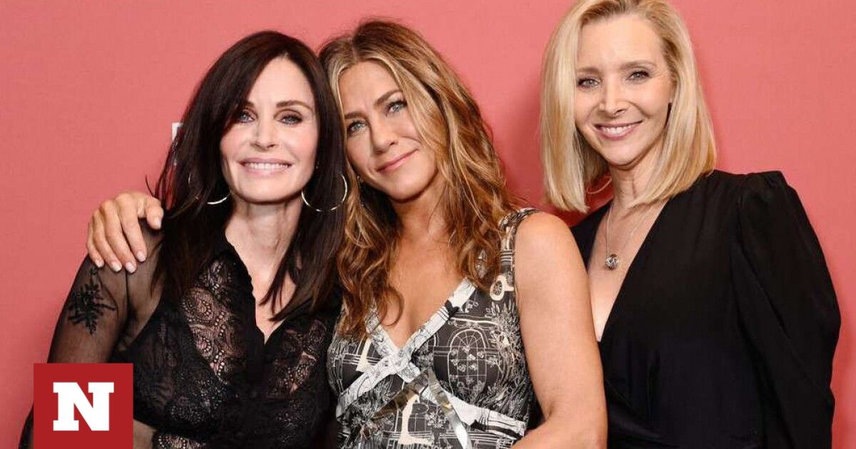 Τζένιφερ Άνιστον και Κόρτνεϊ Κοξ εύχονται χρόνια πολλά στην Λίζα Κούντροου που «έκλεισε» τα 60 ...