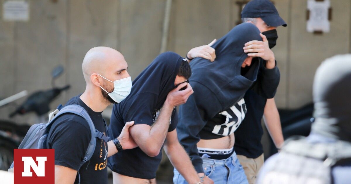 Νέα Φιλαδέλφεια: Στον Εισαγγελέα οδηγήθηκαν οι 94 Κροάτες χούλιγκαν ...