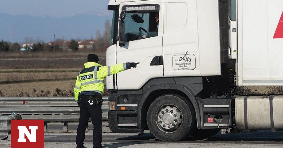 Θεσσαλονίκη: Νταλίκα «δίπλωσε» στην Εγνατία οδό προς Καβάλα - Newsbomb