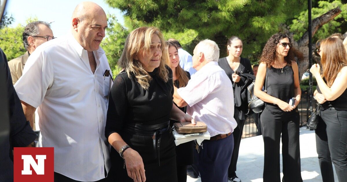 Γιάννης Ιωαννίδης: Πανελλήνια συγκίνηση - Υποβασταζόμενη η σύζυγός του ...