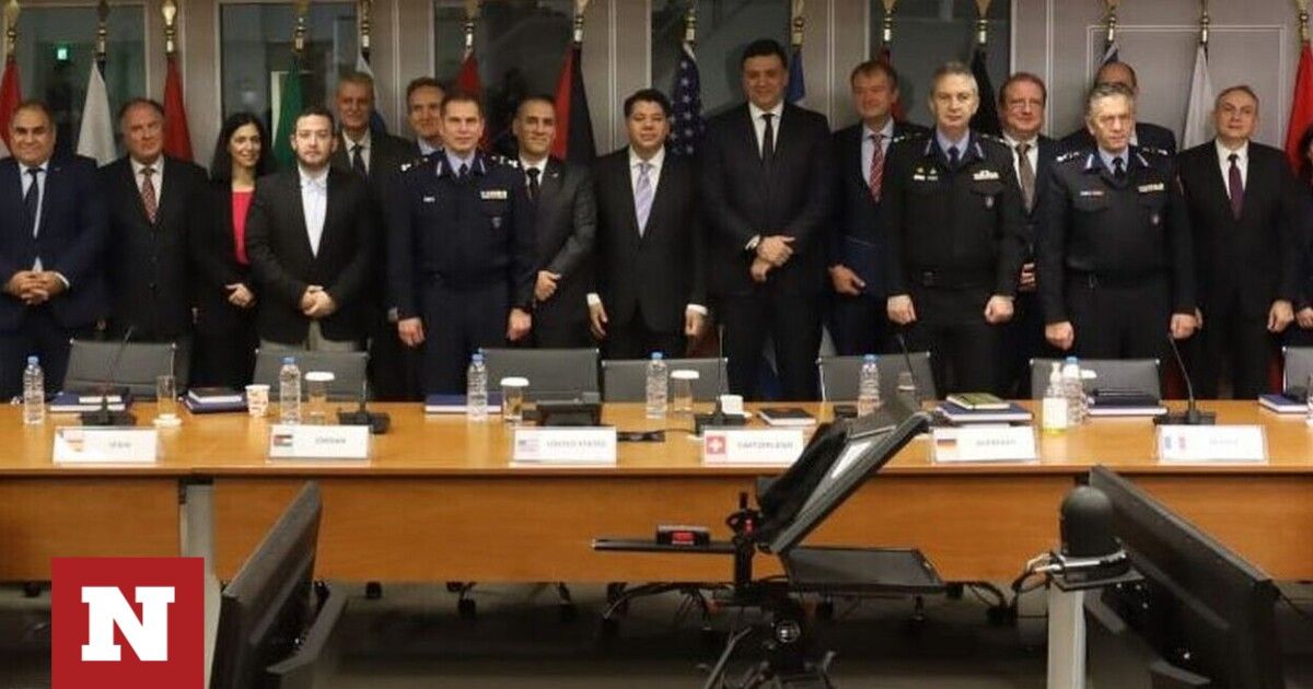 Kikilias thanks 22 ambassadors of countries that helped Greece battle ...