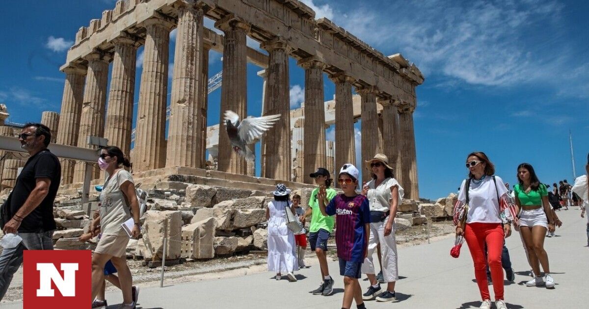 «Πλημμύρισε» τουρίστες η Αθήνα - Το αδιαχώρητο στην Ακρόπολη - Newsbomb