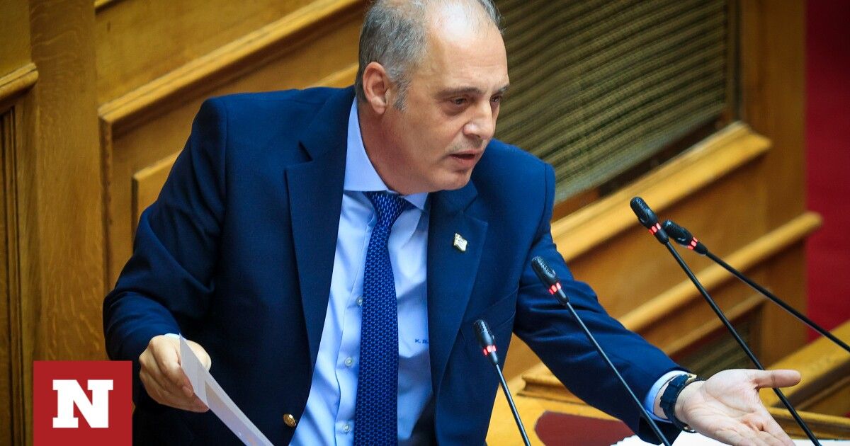 Βελόπουλος: Έσκισε στη Βουλή τη Συμφωνία των Πρεσπών - Newsbomb