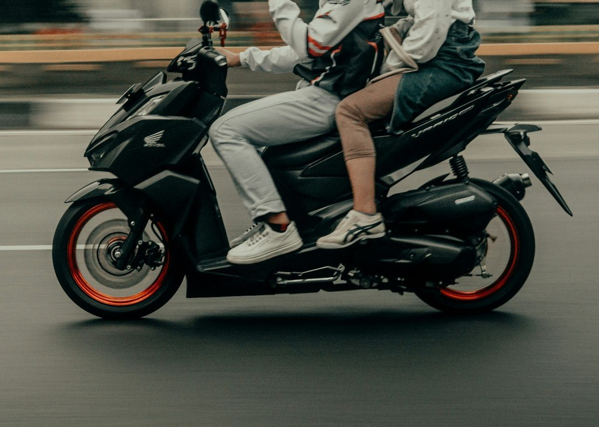 British tourists steal motorcycle in Crete | News Minimalist