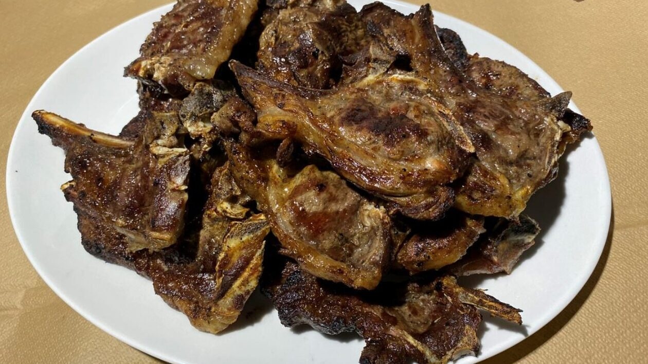 10 ισόβιοι κανόνες που μάθαμε για το ψήσιμο της προβατίνας - Newsbomb