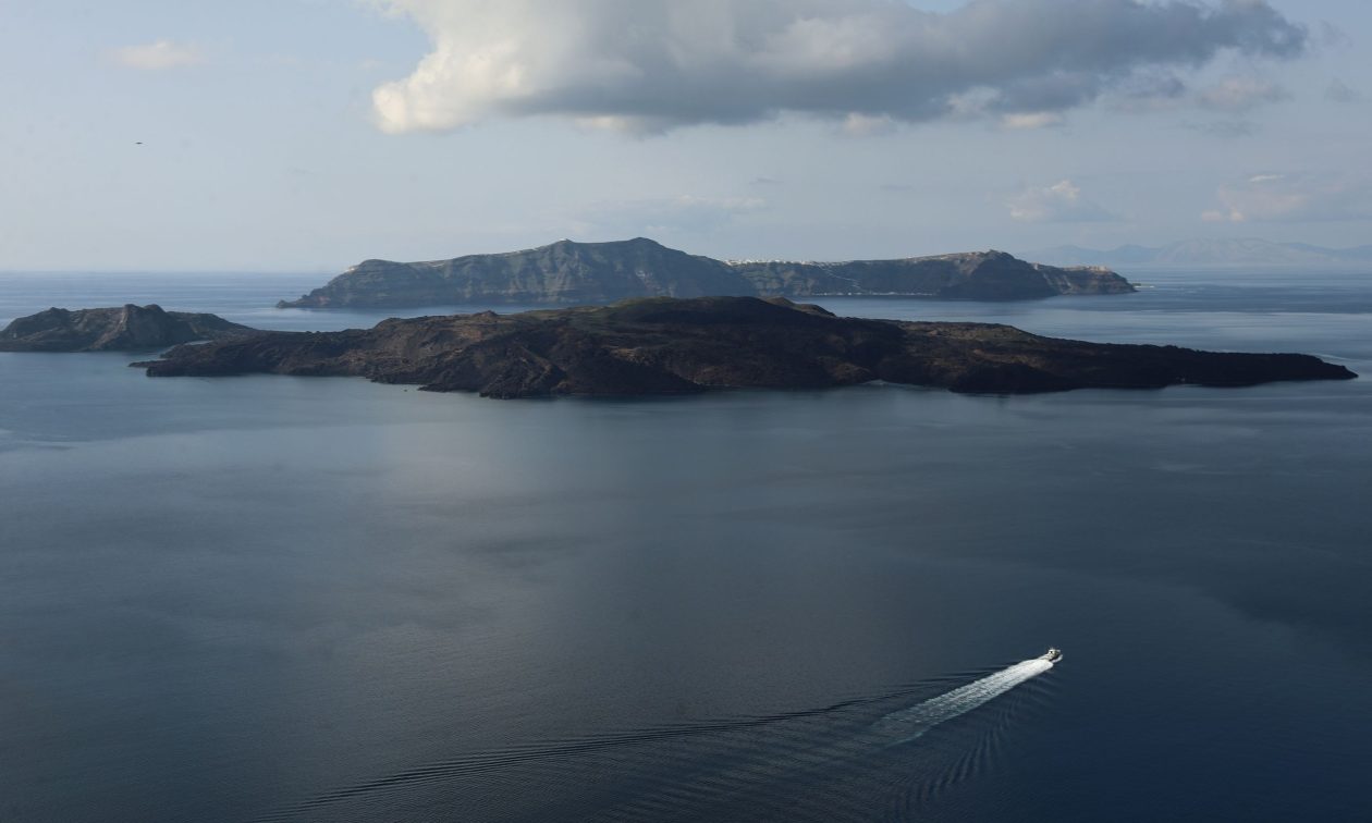 Σεισμοί στη Σαντορίνη: Συνεχίζονται οι δονήσεις - Μετρήσεις στο ...