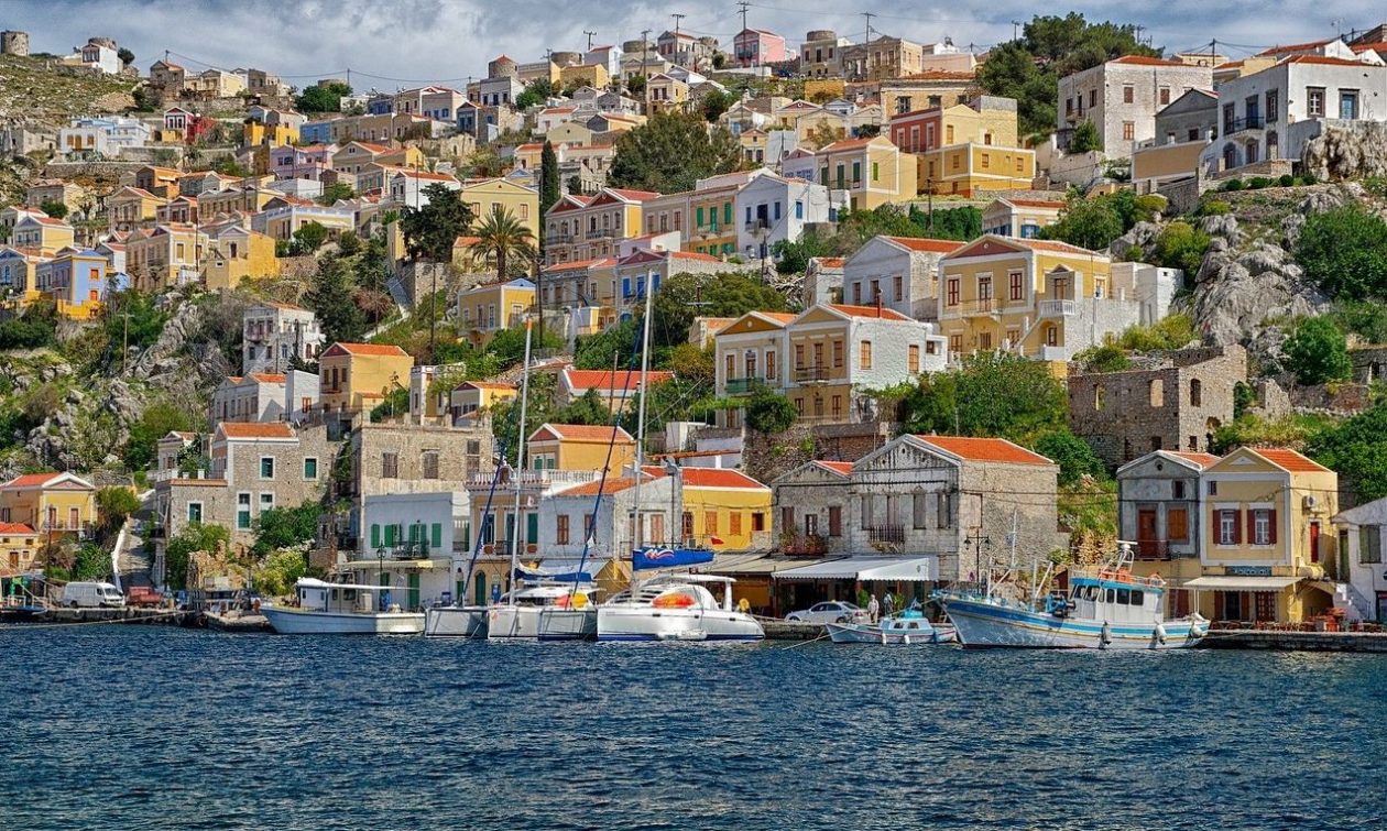 Σύμη: Ο 15χρονος «δείχνει» τη 13χρονη ως «ηθική αυτουργό» - Λέει ότι ...