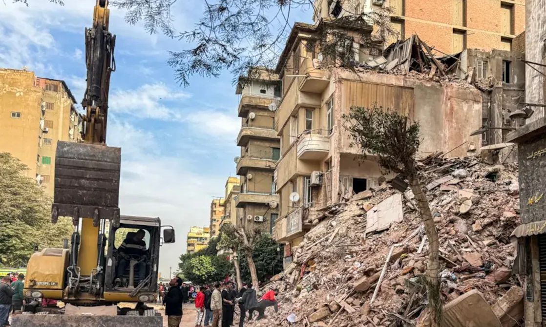 Αίγυπτος: Δέκα νεκροί από την κατάρρευση κτιρίου στο Κάιρο - Newsbomb