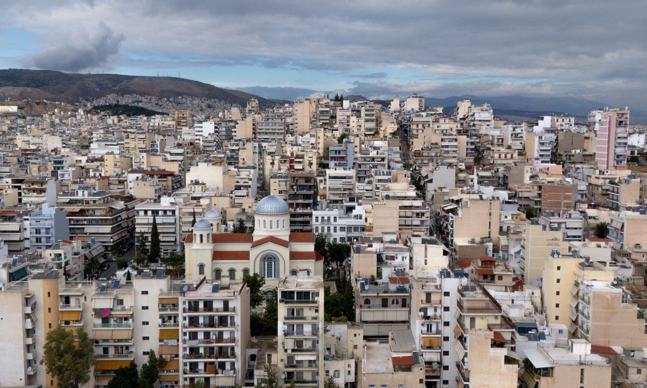 ΕΝΦΙΑ 2025: Έτοιμα τα «ραβασάκια» - Ποιοι δικαιούνται έκπτωση - Newsbomb