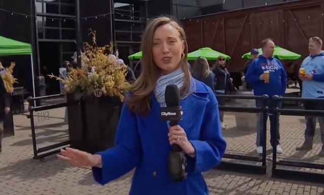 Χυδαία επίθεση 9χρονου σε δημοσιογράφο την ώρα που μετέδιδε ρεπορτάζ ...