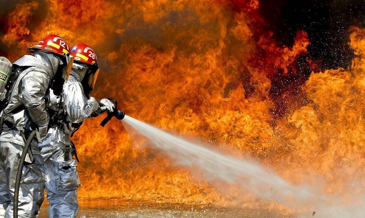 Γιος πασίγνωστου τραγουδιστή έγινε πυροσβέστης – Συγκινημένος ο πατέρας ...