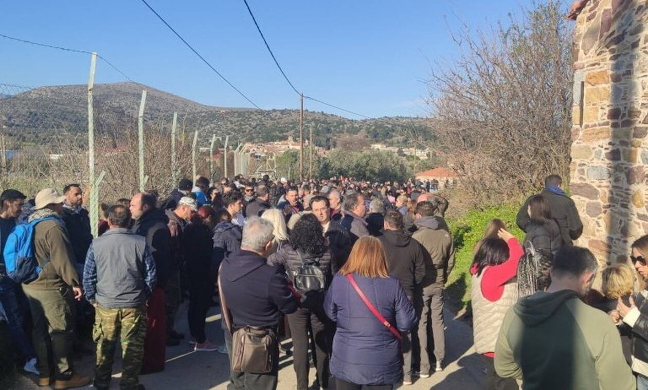 Μεταναστευτικό - Χίος: Μπλόκα μέχρι την Πέμπτη αποφάσισαν οι κάτοικοι ...
