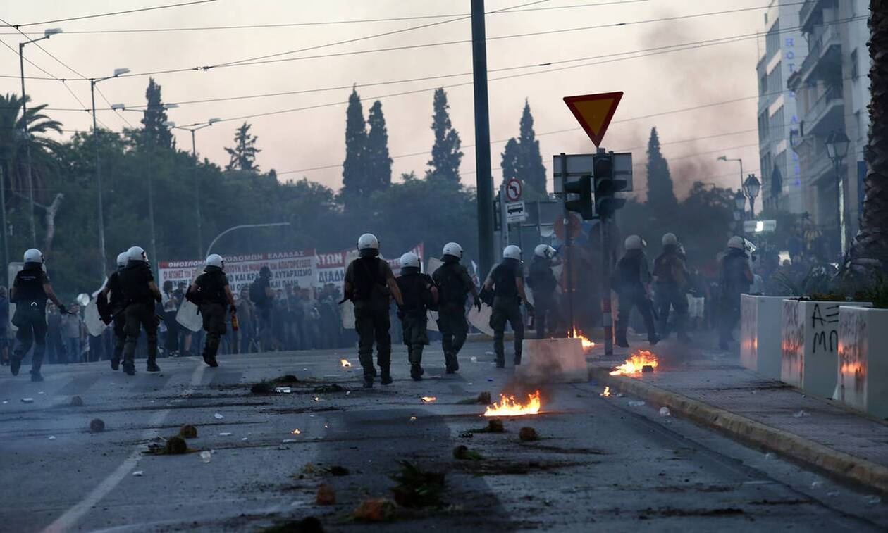 Βίντεο - ντοκουμέντο με τον αστυνομικό που κατηγορείται πως παρεμπόδισε ...